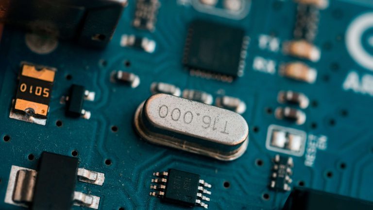 Microcontroladores: o que são e aplicações | EESC jr.